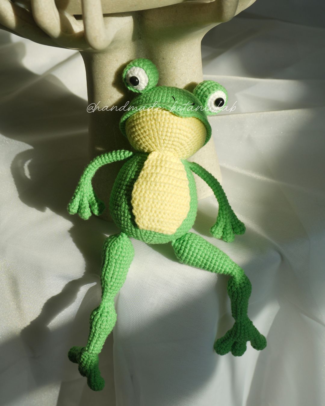 Mr. Freddy the Frog – Handmade Botanic Lab